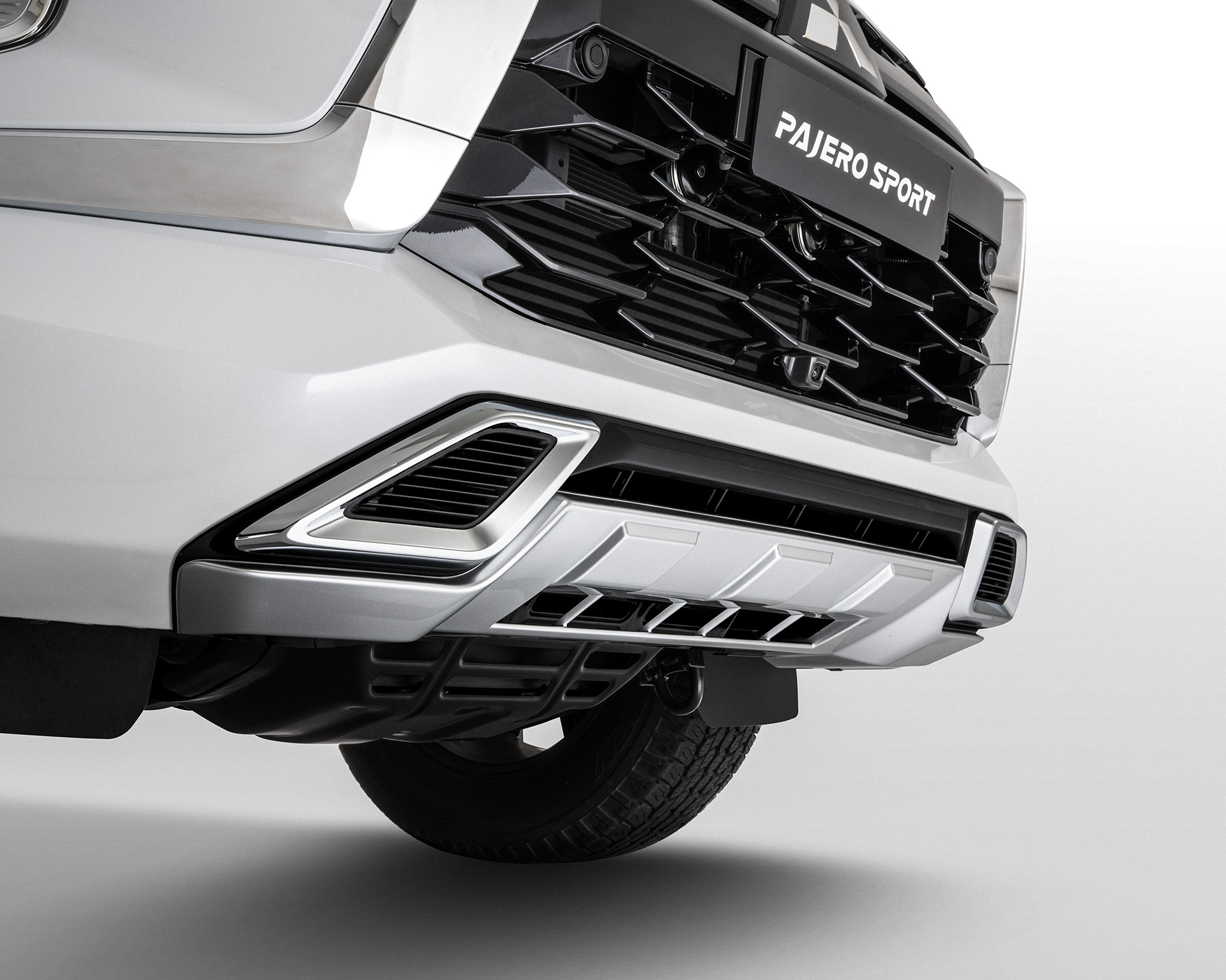 Pajero Sport Accessories | Mitsubishi Motors Australia Ltd