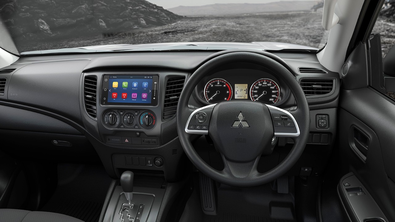 2022 Mitsubishi Triton Interior